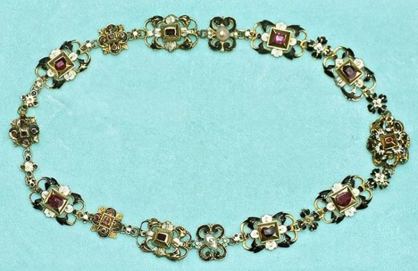 Rowan and Rowan : Renaissance necklace