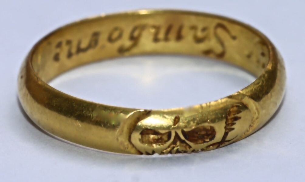 Rowan and Rowan : 17th century skull ring